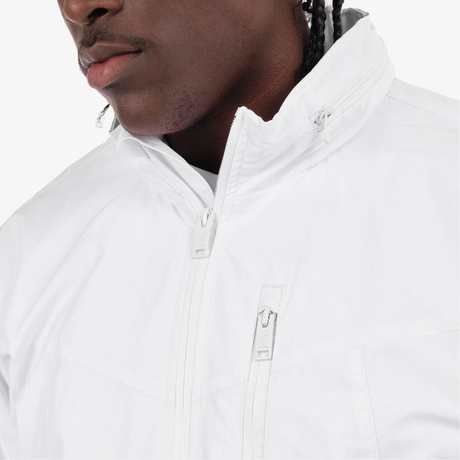 J81. WHITE FULL ZIP LIGHTWEIGHT JACKET – LIFE CODE
